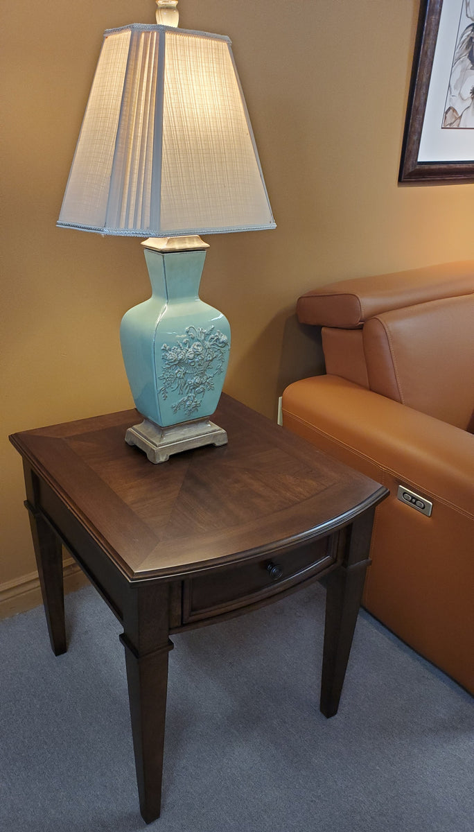 Wilton End Table – Wilson Furniture Oshawa