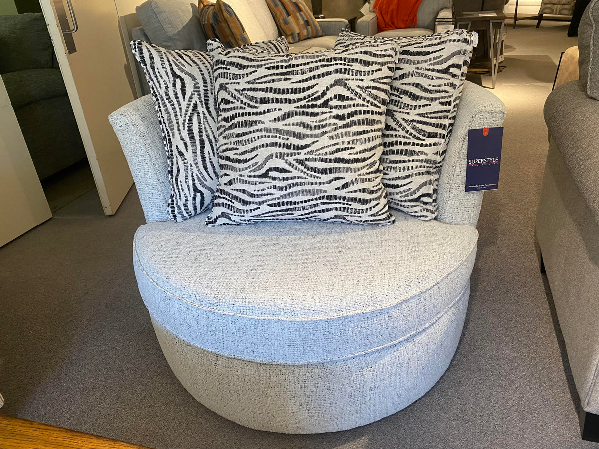 Large Swivel Chair – Wilson Furniture Oshawa
