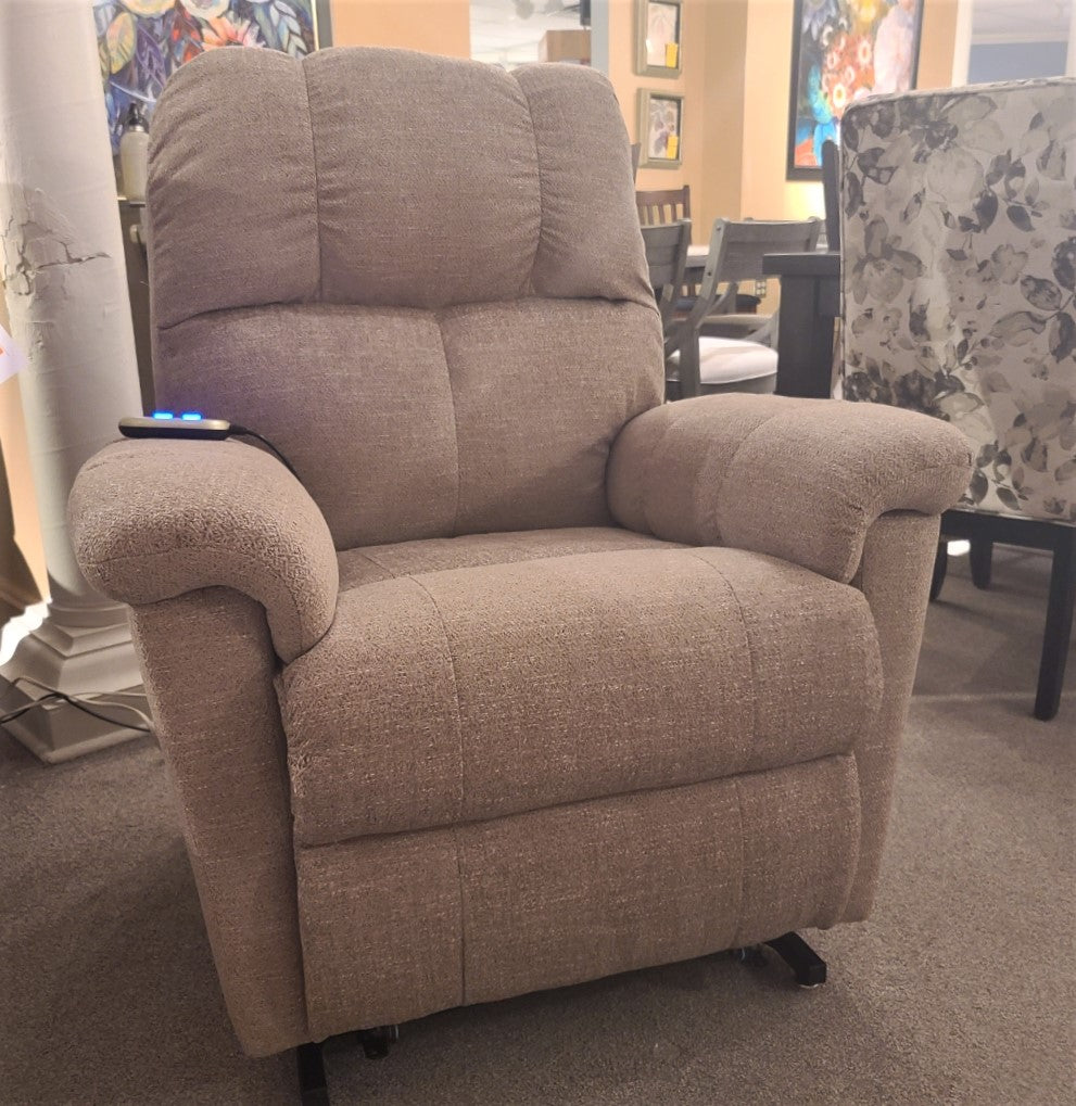 Palliser Lift Recliner NO TAX – Wilson Furniture Oshawa